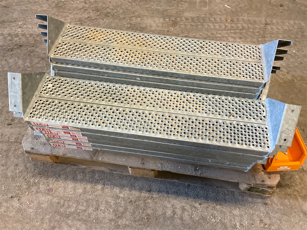 Trappsteg - Pa-So | Blinto auktioner