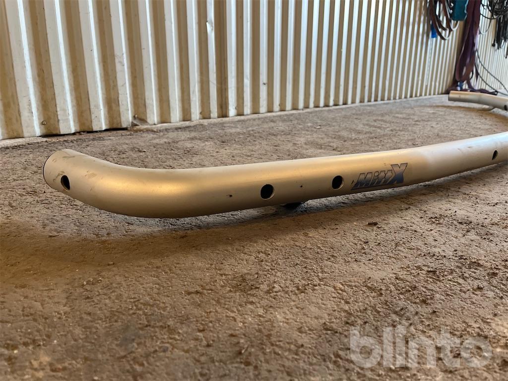 Motviktsbåge - MittX | Blinto auktioner