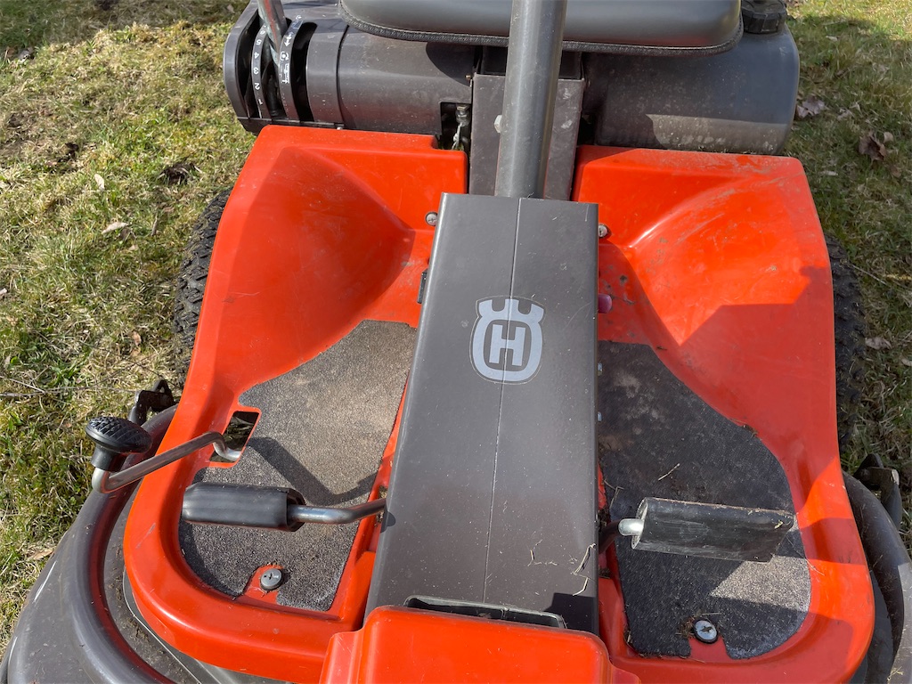 Åkgräsklippare - Husqvarna Raider 13R Special | Blinto auktioner