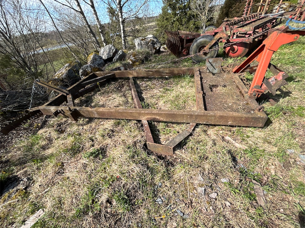 Vägsladd - Simon-Barron | Blinto auktioner