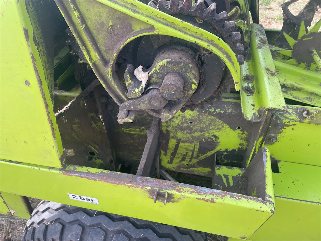 Småbalspress - Claas Markant 40 | Blinto auktioner