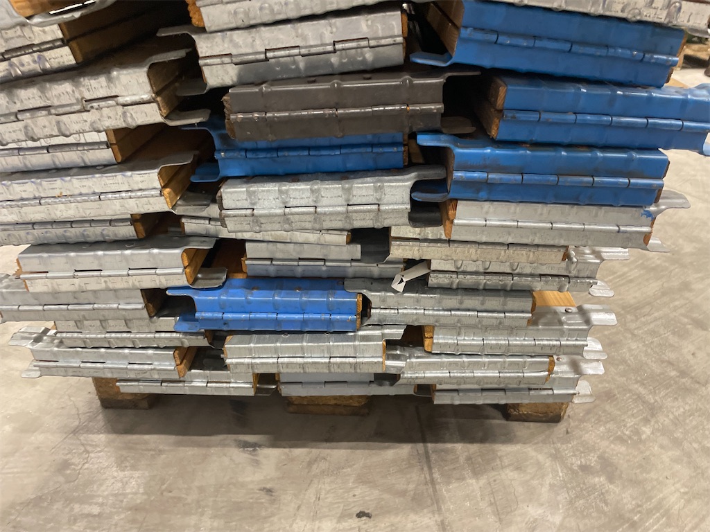 64 Halvpalls kragar - 600x800 | Blinto auktioner