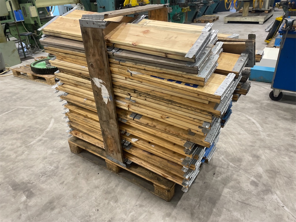 64 Halvpalls kragar - 600x800 | Blinto auktioner