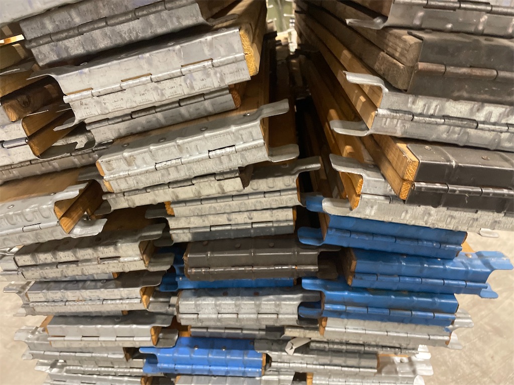 64 Halvpalls kragar - 600x800 | Blinto auktioner