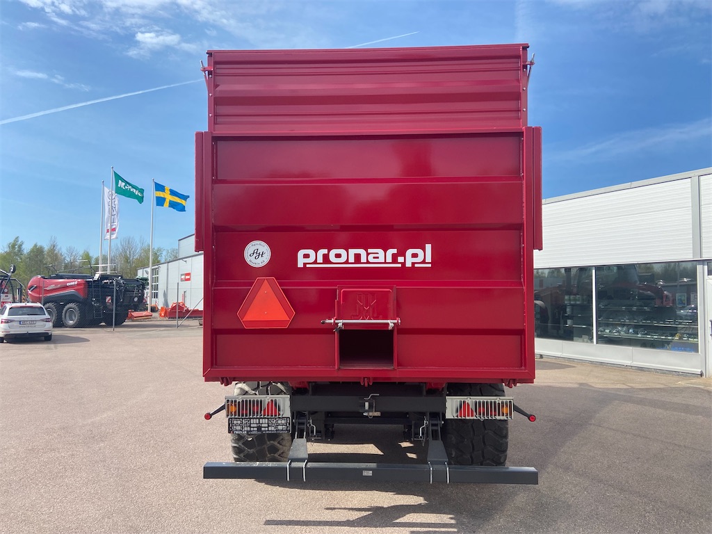 Helt ny Fältvagn - Pronar T 700 XL | Blinto auktioner