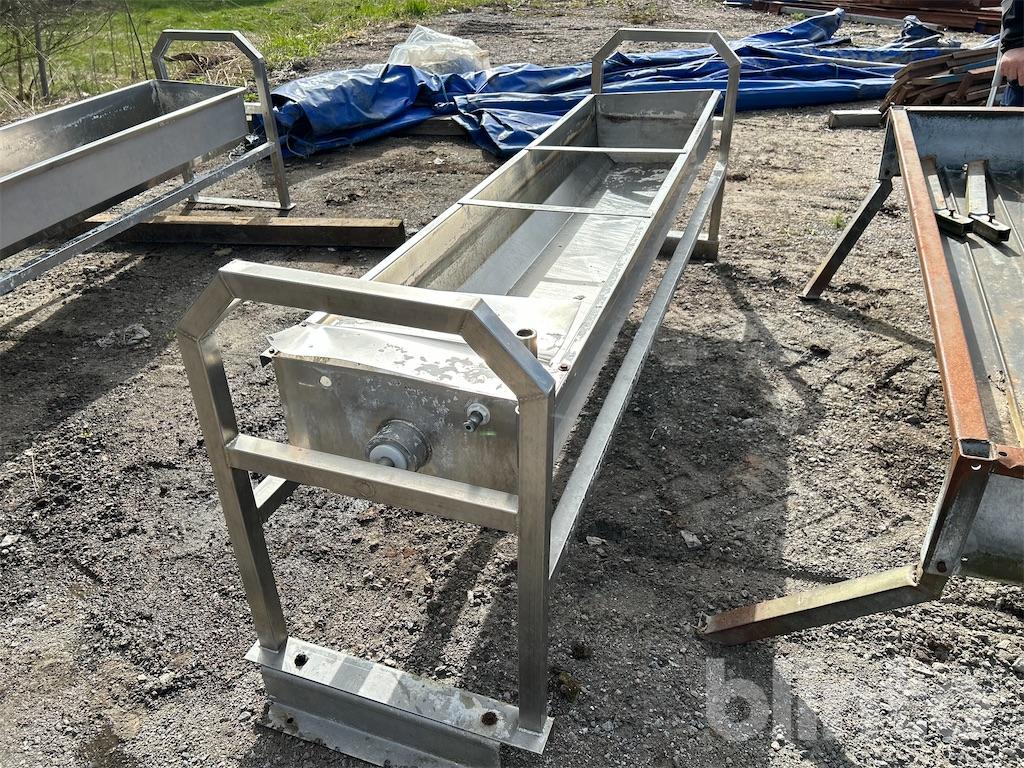 Vattentråg - Tippbar | Blinto auktioner