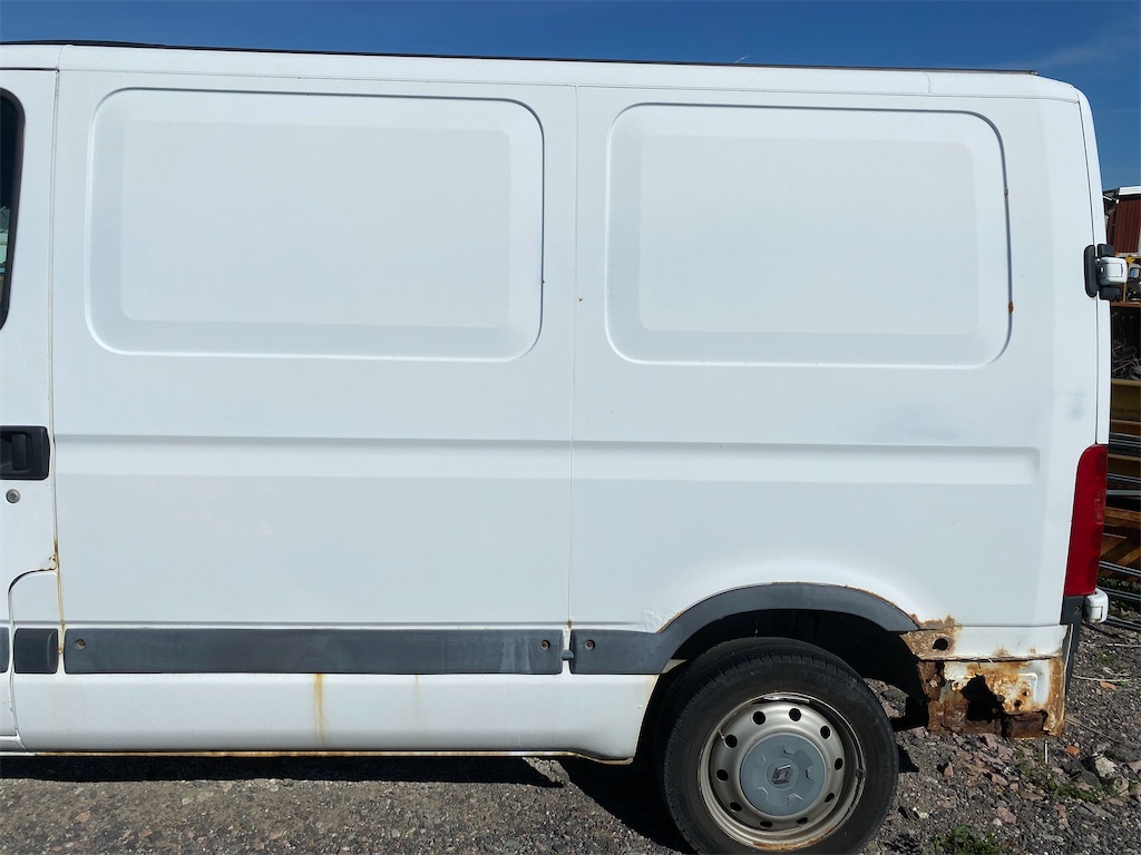 Skåpbil - Renault Master | Blinto auktioner