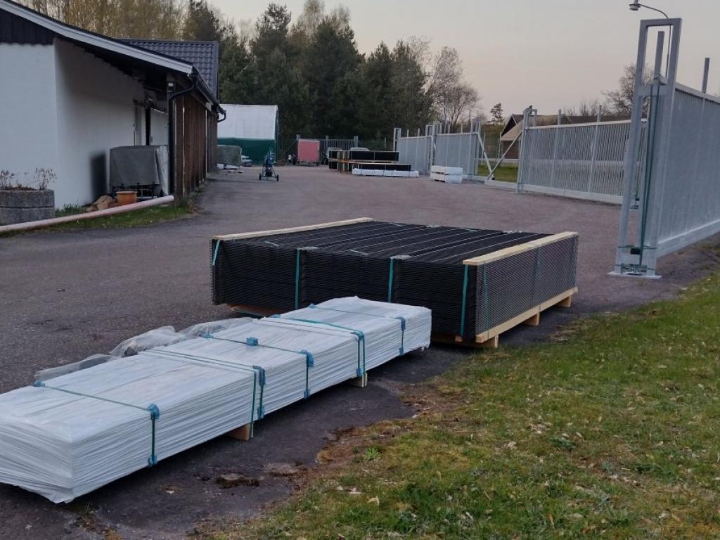 Panelstaket NYTT - 125 meter 3d | Blinto auktioner