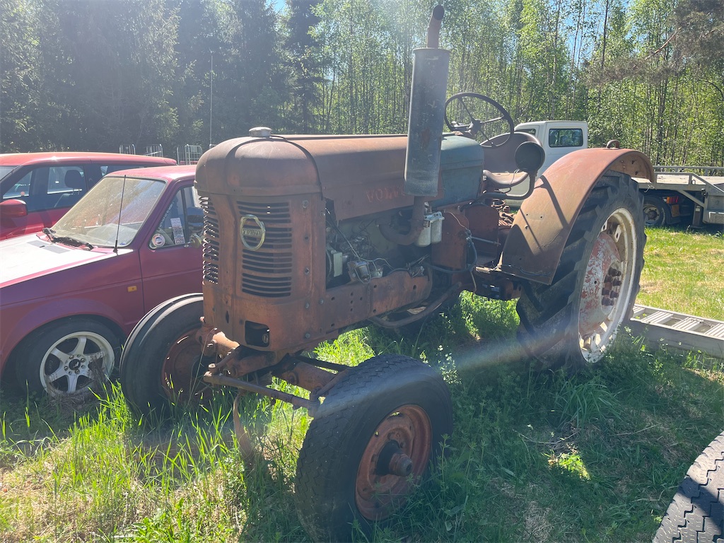 Traktor - VOLVO T 33 1952 | Blinto auktioner