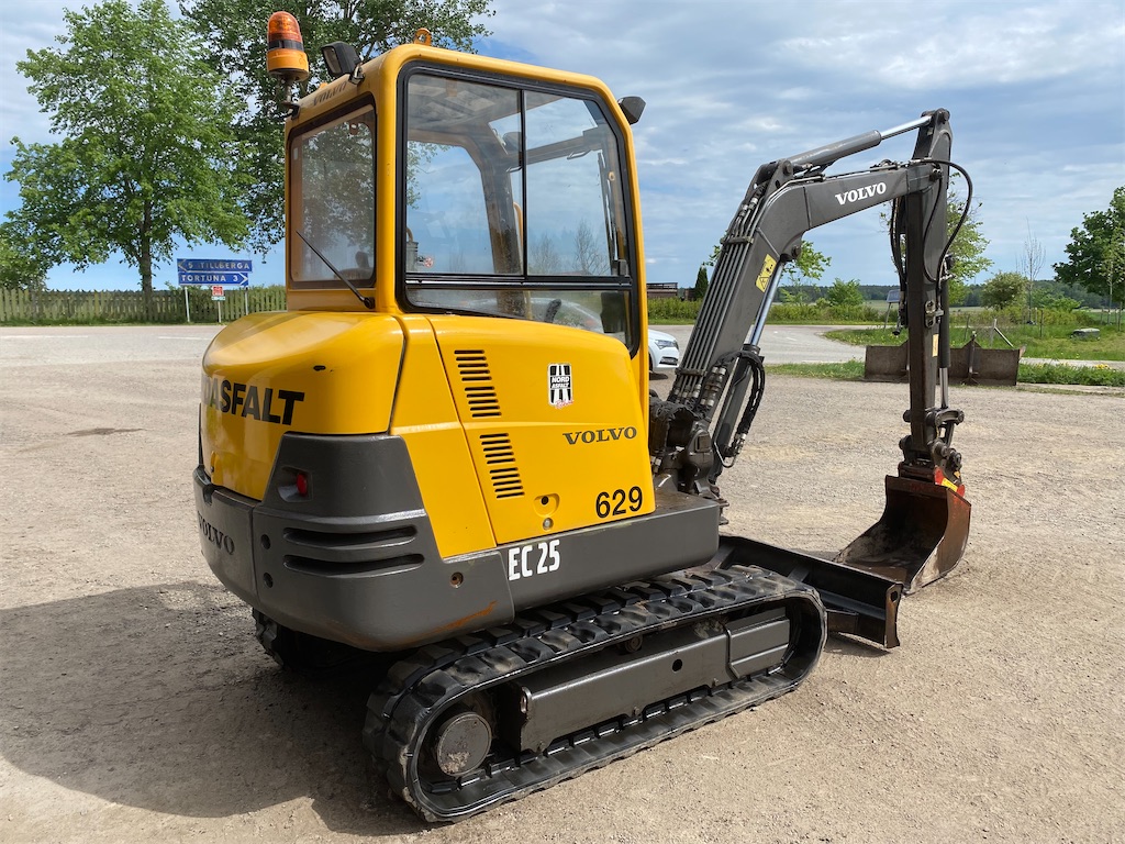 Bandgrävare - Volvo EC25 | Blinto auktioner