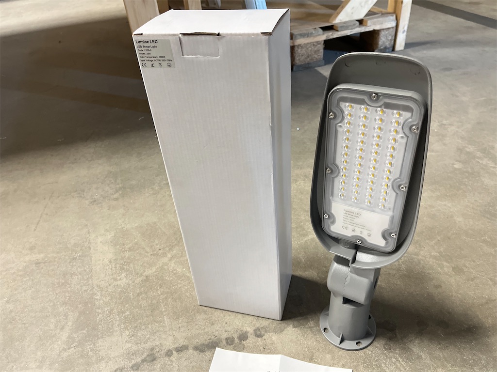 Fasadbelysning LED - 10st Lumine Streetlight LS30-5 | Blinto auktioner