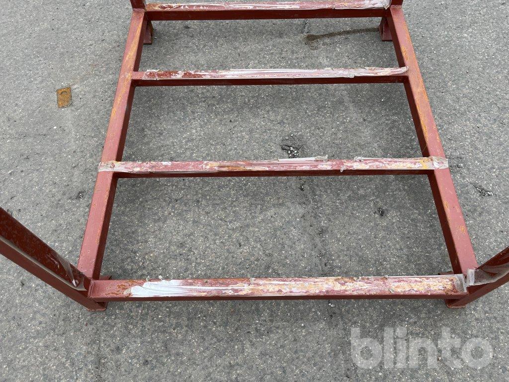 Burar - Staplingsbara burar | Blinto auktioner