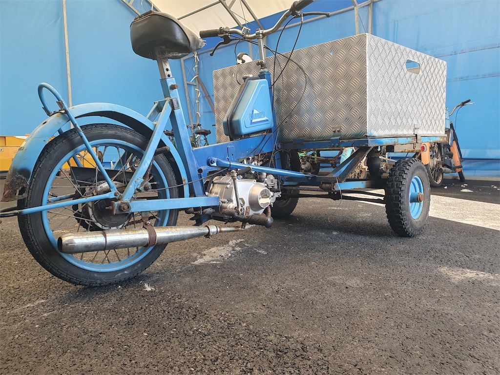 Flakmoped - Carrier | Blinto auktioner