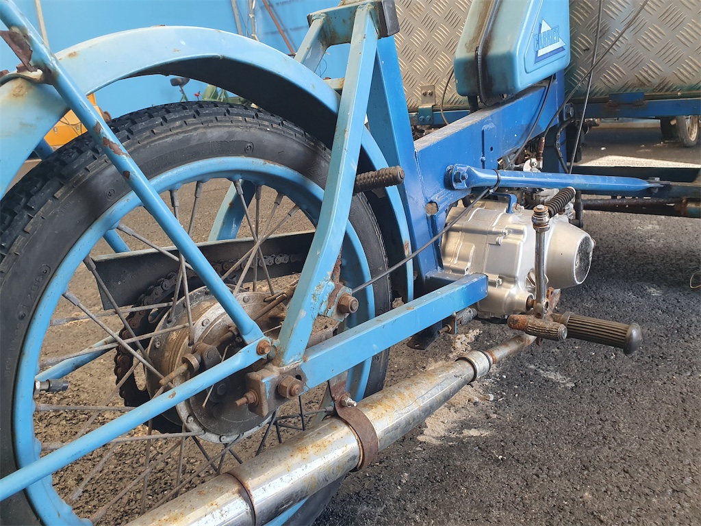 Flakmoped - Carrier | Blinto auktioner