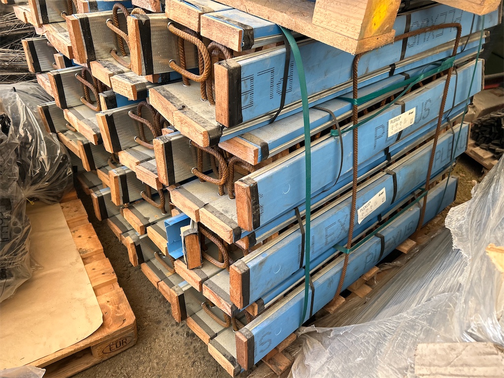 Förtagningslådor - Nevoga Plexus / 96 stycken | Blinto auktioner