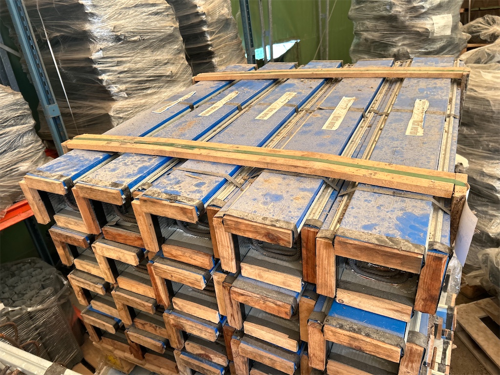 Förtagningslådor - Nevoga Plexus / 80 stycken | Blinto auktioner