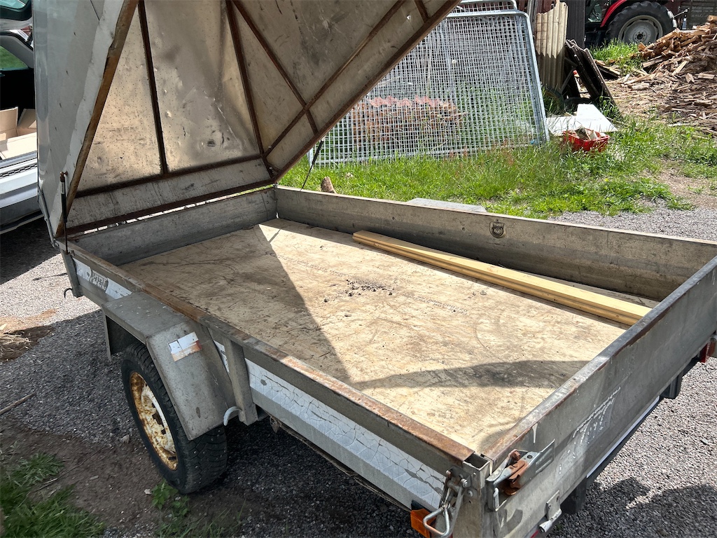 Släp - Kåpvagn FOBO M750 | Blinto auktioner
