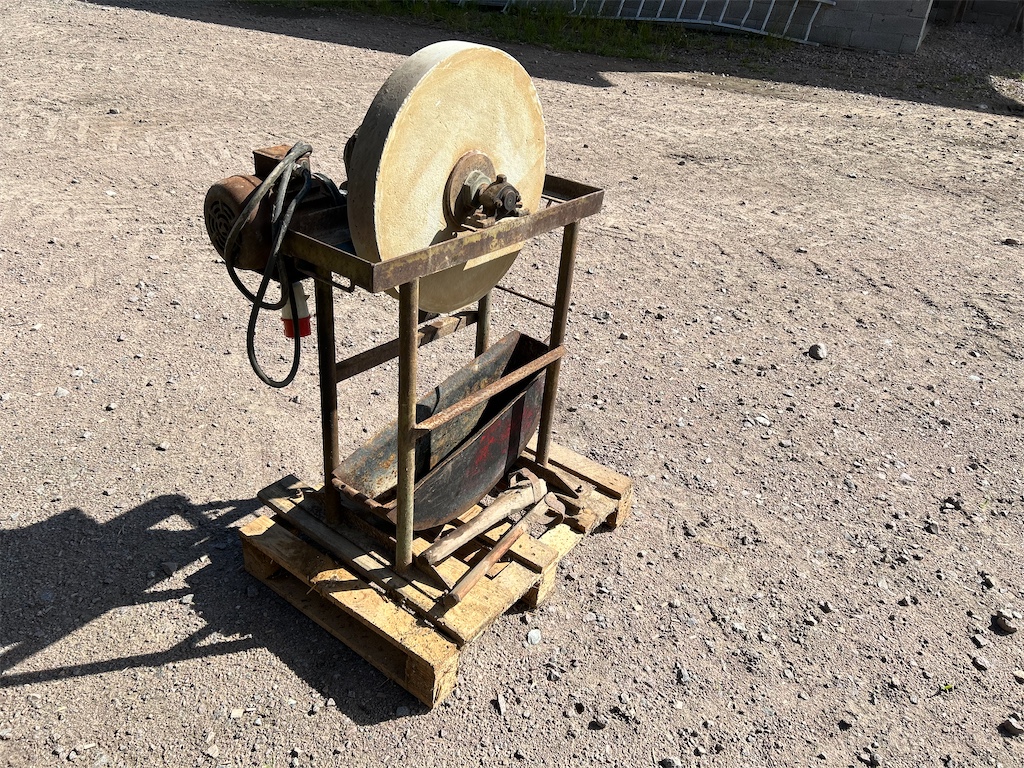 Slipsten - Okänt | Blinto auktioner