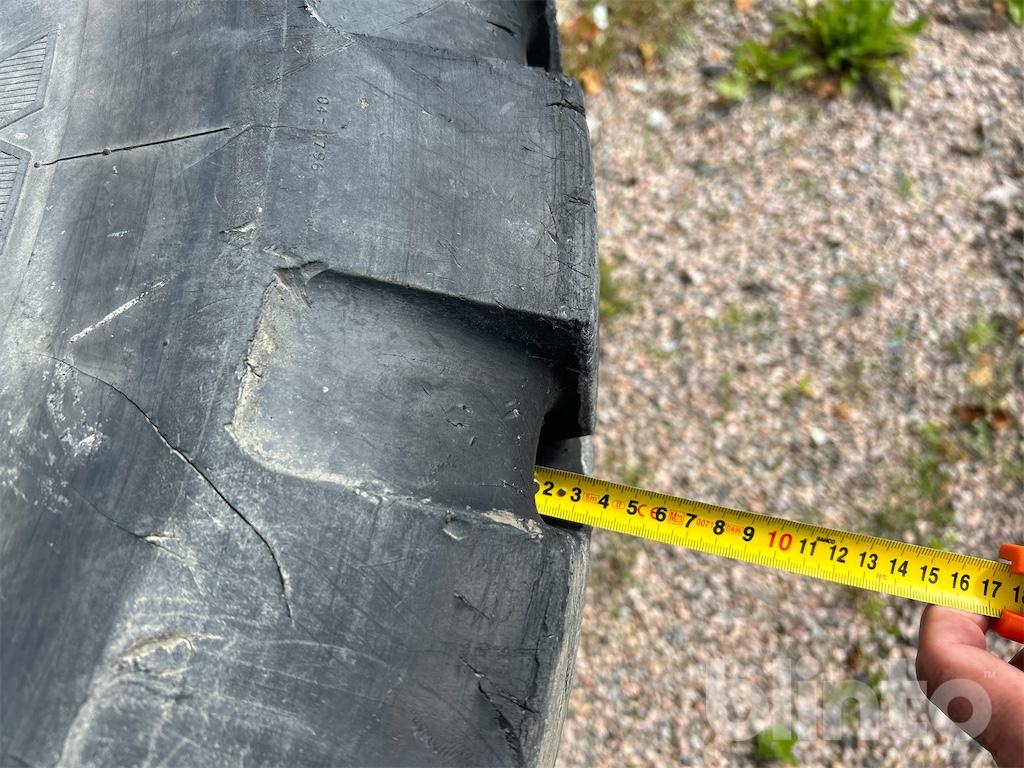 Däck hjullastare - Michelin 15.5R25 | Blinto auktioner