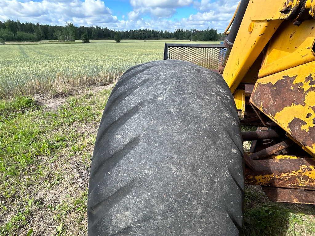 Traktorgrävare - Volvo BM 616 | Blinto auktioner