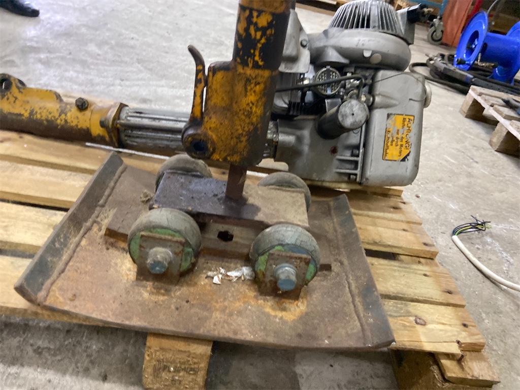 Stamp - Wacker neuson | Blinto auktioner