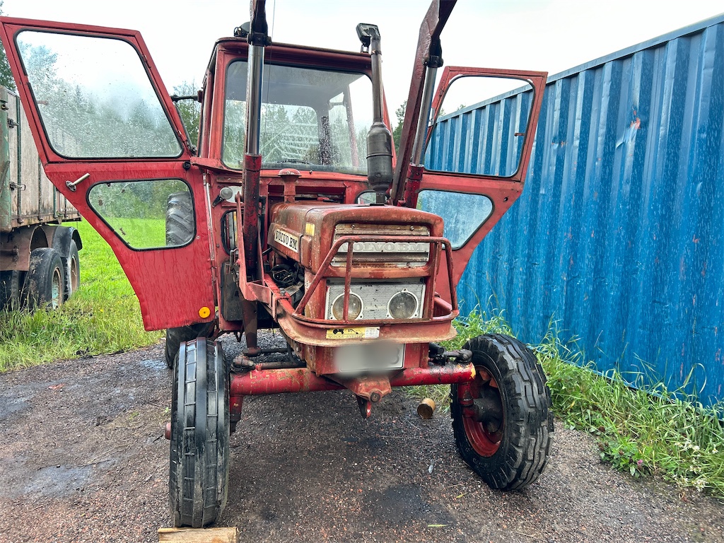 Traktor - VOLVO-BM T 430 | Blinto auktioner