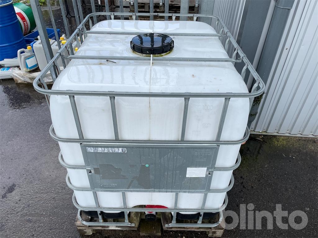 IBC TANK - 1000 liter | Blinto auktioner