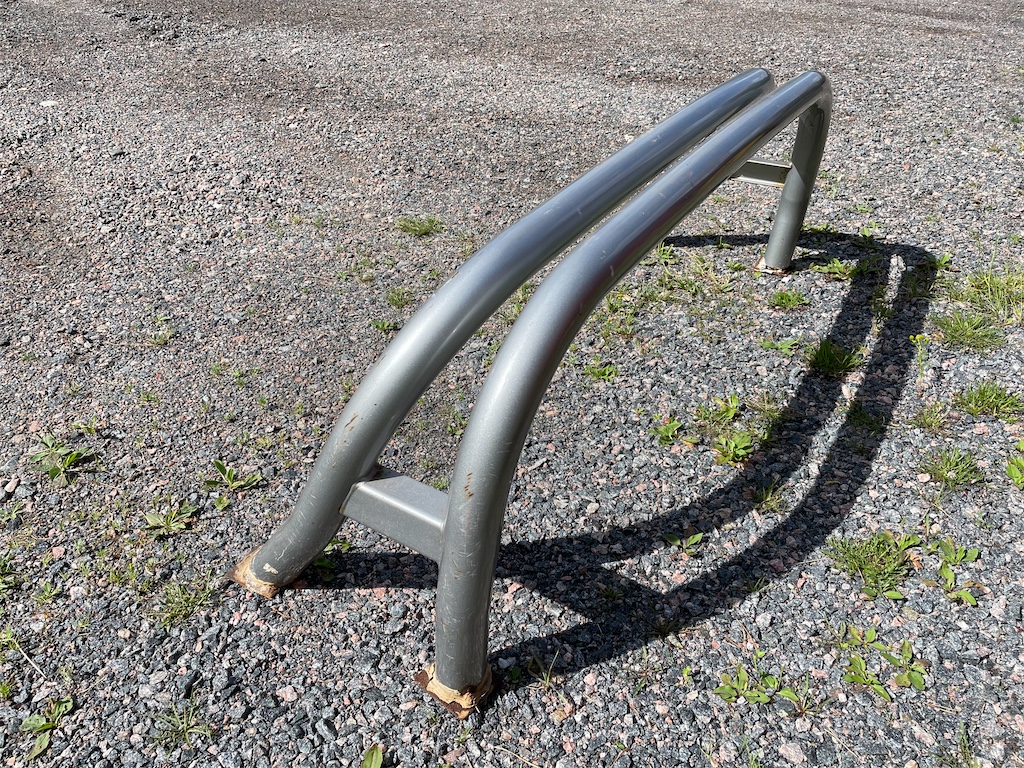 Båge - Nissan king cab | Blinto auktioner