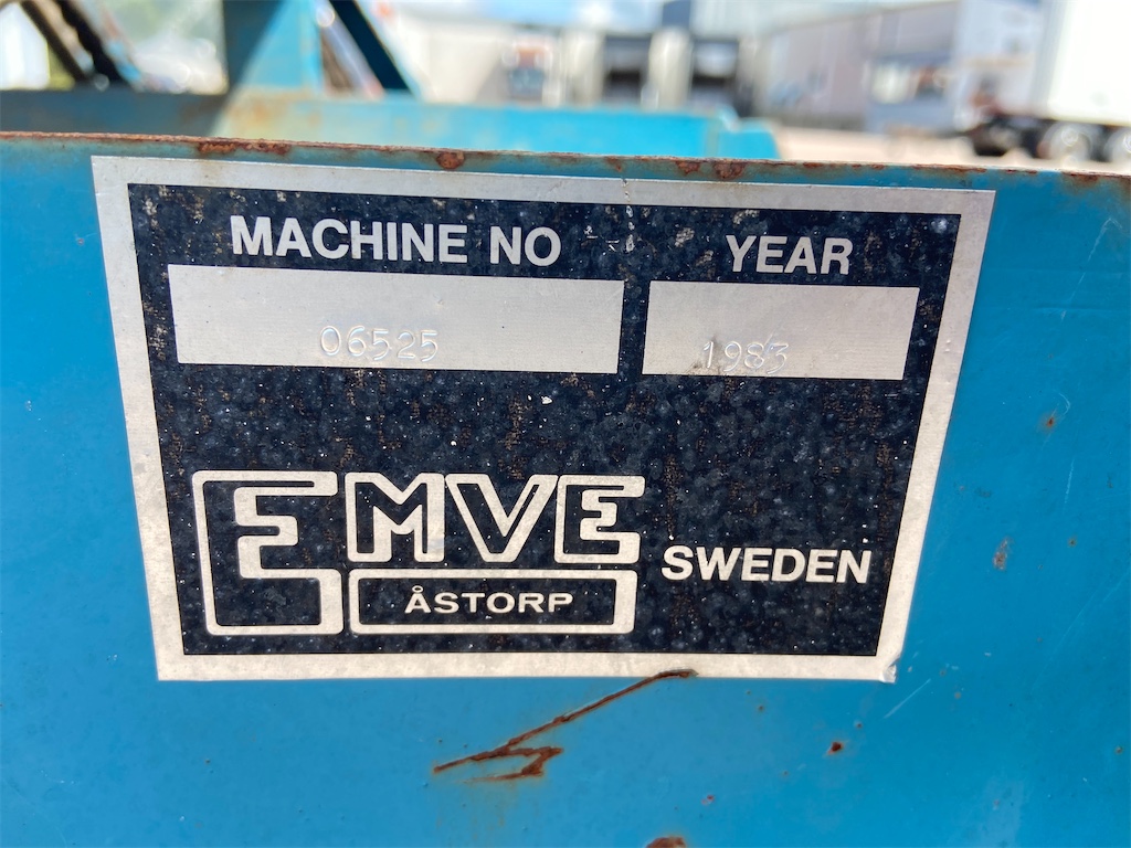 Elevator - Emve | Blinto auktioner