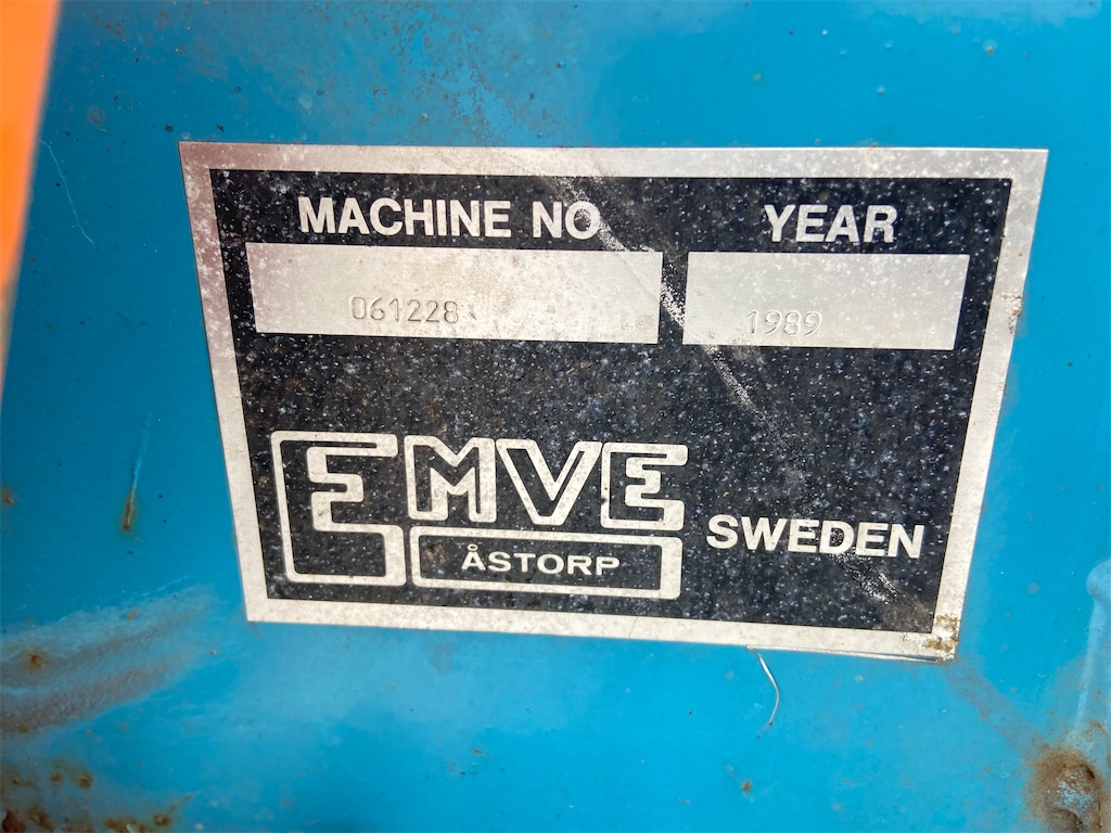 Elevator - Emve | Blinto auktioner