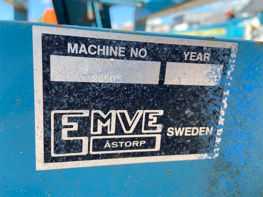 Elevator - Emve | Blinto auktioner