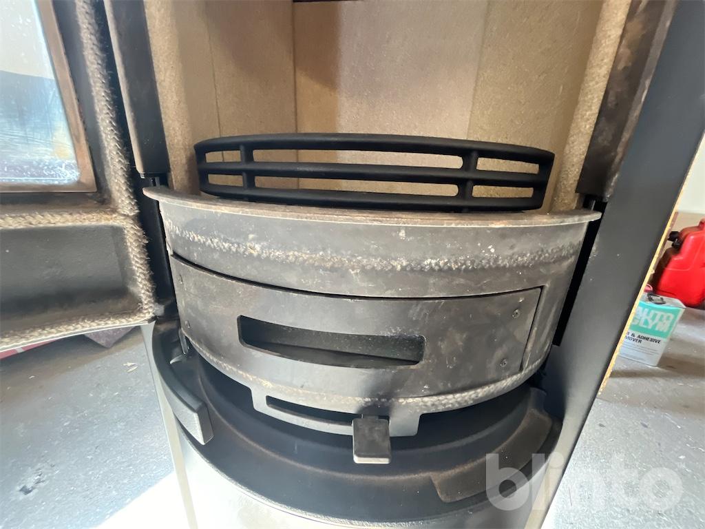 Braskamin - Contura 590 Hög | Blinto auktioner