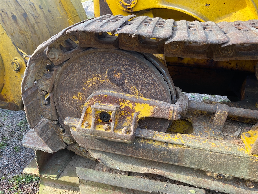 Bandlastare - International L125 | Blinto auktioner