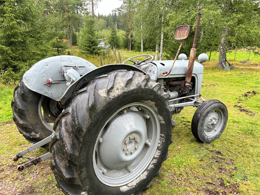 Traktor - FERGUSON TEF | Blinto auktioner