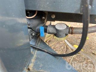 Vattentank - med 12volts pump | Blinto auktioner