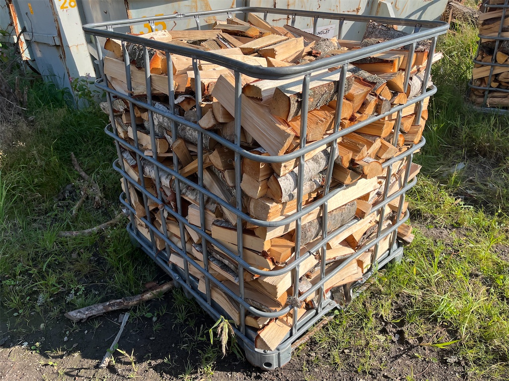 Ved - 1 kubik | Blinto auktioner