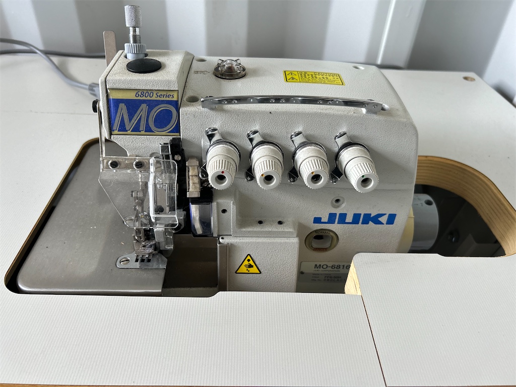 Symaskin - Overlockmaskin / Juki MO-6816S | Blinto auktioner