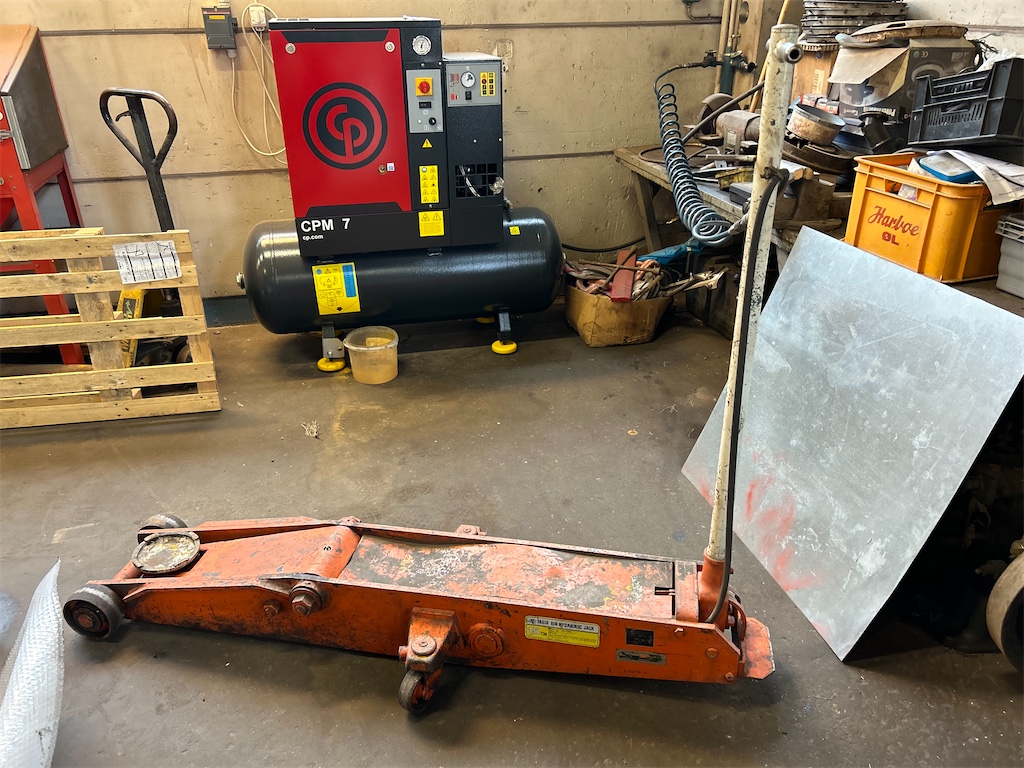 Lastbil domkraft - 15 ton | Blinto auktioner