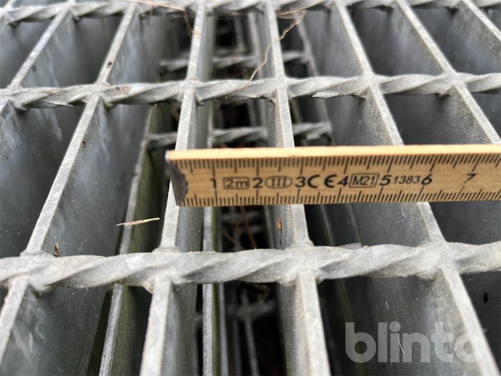 Gallerdurk - Galvad gallerdurk | Blinto auktioner