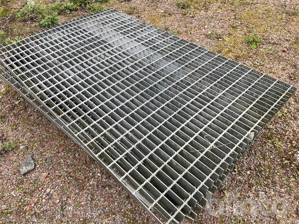 Gallerdurk - Galvad gallerdurk | Blinto auktioner