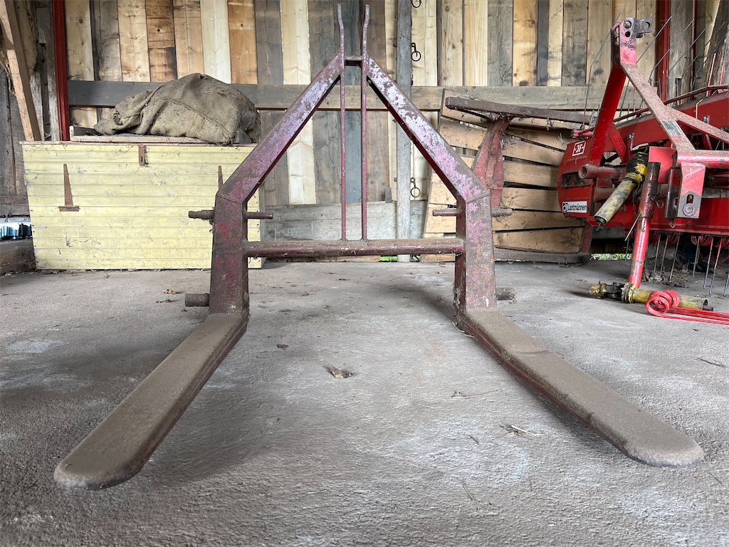 Gafflar - TKS | Blinto auktioner