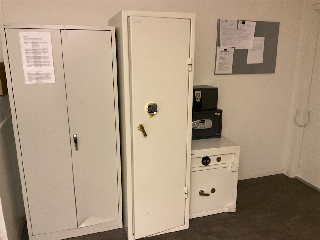 Kassaskåp - Zugil Säkerhetsskåp | Blinto auktioner