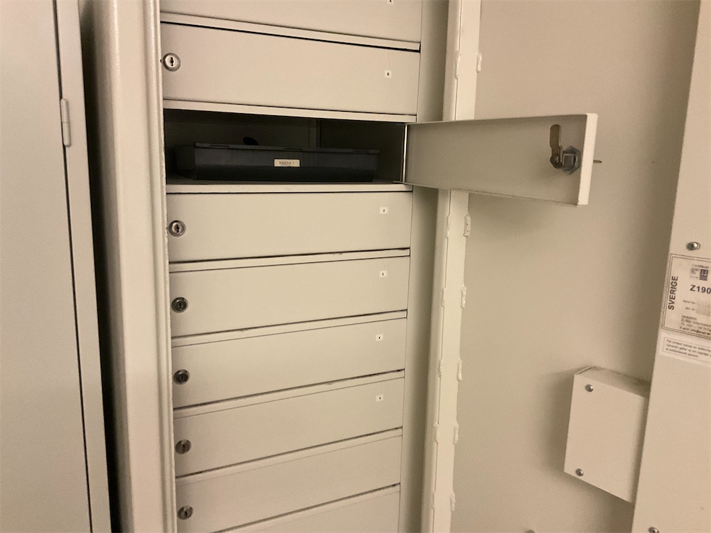 Kassaskåp - Zugil Säkerhetsskåp | Blinto auktioner