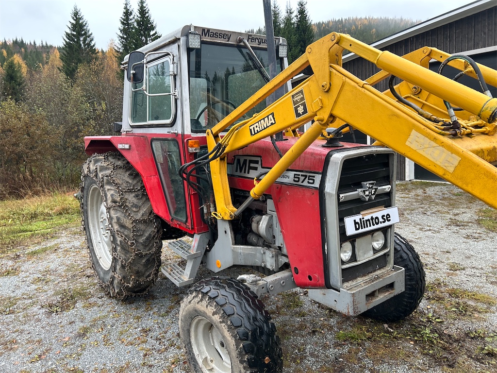 Traktor - MASSEY FERGUSON 575-2 8V | Blinto auktioner