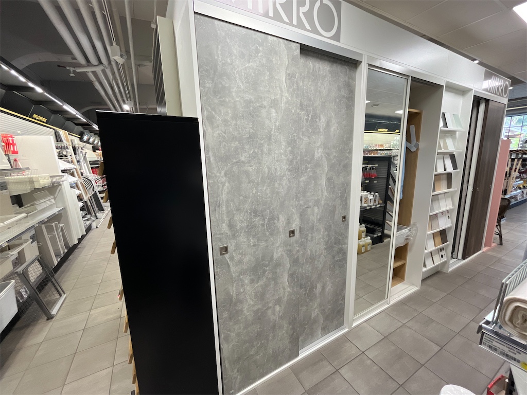 Skjutdörrar - Mirro | Blinto auktioner