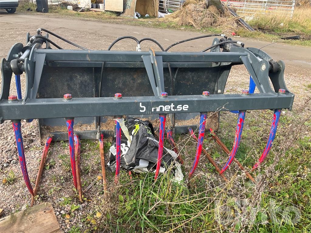 Krokodilgrep - Bonnet | Blinto auktioner