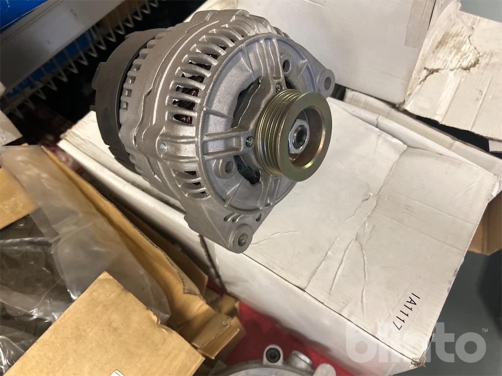 Generator 3 st - IA1117 12v Traktor | Blinto auktioner