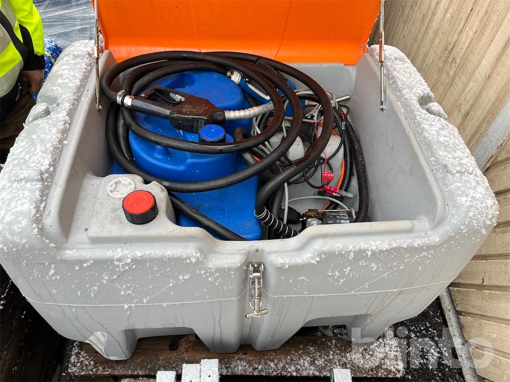 Diseltank m pump - Cemo 440L | Blinto auktioner