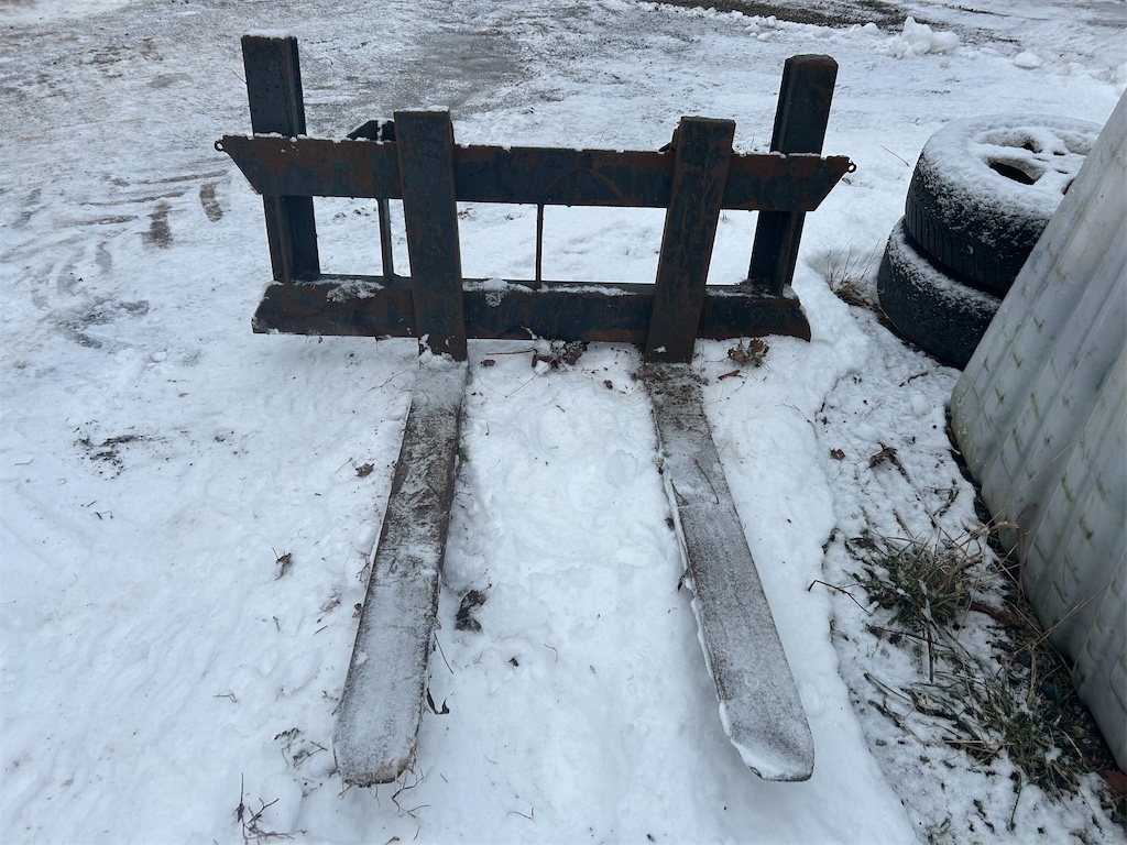 Pallgafflar 100X1000 - Okänt | Blinto auktioner