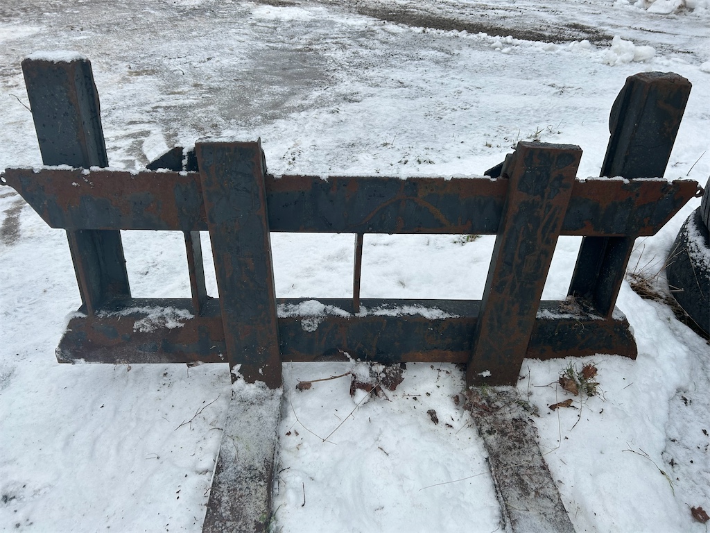 Pallgafflar 100X1000 - Okänt | Blinto auktioner